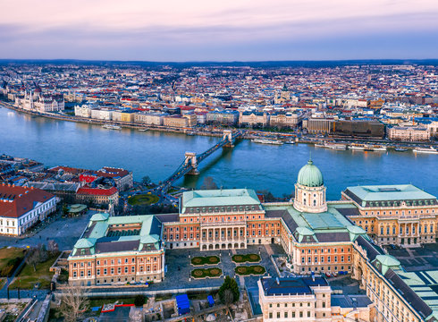 รูปภาพAstle – เลือกดูภาพถ่ายสต็อก เวกเตอร์ และวิดีโอ160 | Adobe Stock