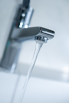 Duschende Bilder – Durchsuchen 111 Archivfotos, Vektorgrafiken und ...