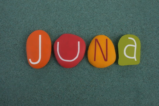 「Juna」の写真素材 | 42件の無料イラスト画像 | Adobe Stock