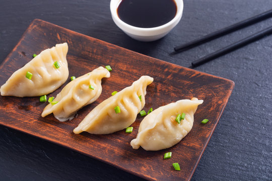 Gyoza bilder – Bläddra bland 29,417 stockfoton, vektorer och videor ...