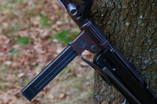 รูปภาพMp-40 – เลือกดูภาพถ่ายสต็อก เวกเตอร์ และวิดีโอ115 | Adobe Stock