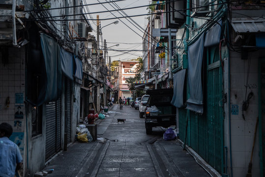 「Slumsy」の画像 - 15 件の Stock 写真、ベクターおよびビデオ | Adobe Stock