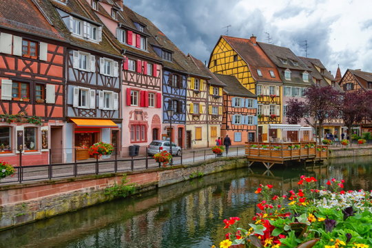 รูปภาพColmar – เลือกดูภาพถ่ายสต็อก เวกเตอร์ และวิดีโอ15,732 | Adobe Stock