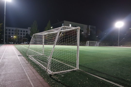 Handballfeld Bilder – Durchsuchen 23,760 Archivfotos, Vektorgrafiken ...