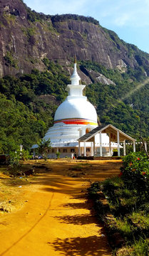 "Sri Pada" Bilder – Durchsuchen 407 Archivfotos, Vektorgrafiken und ...