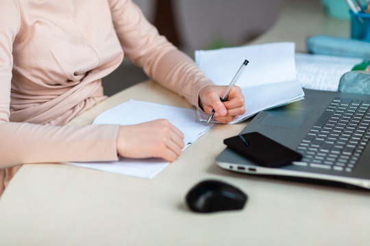 Left-Handed Images – Browse 4,841 Stock Photos, Vectors, and Video ...