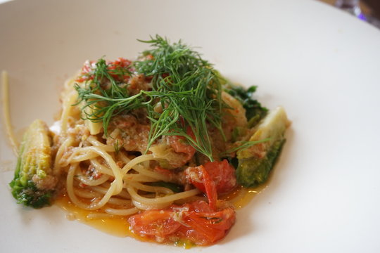 Pasuta bilder – Bläddra bland 3 stockfoton, vektorer och videor | Adobe ...