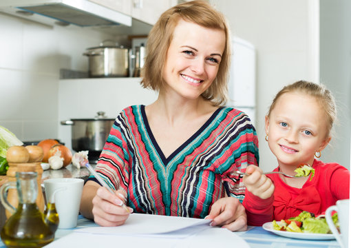 รูปภาพConcernment – เลือกดูภาพถ่ายสต็อก เวกเตอร์ และวิดีโอ198 | Adobe Stock