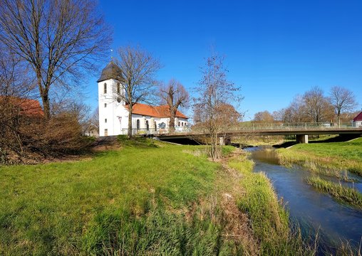 Borchen Bilder – Durchsuchen 45 Archivfotos, Vektorgrafiken und Videos ...