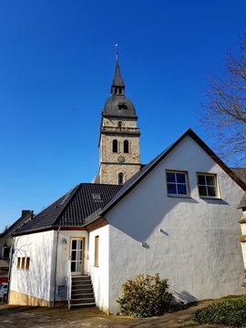 Borchen Bilder – Durchsuchen 45 Archivfotos, Vektorgrafiken und Videos ...