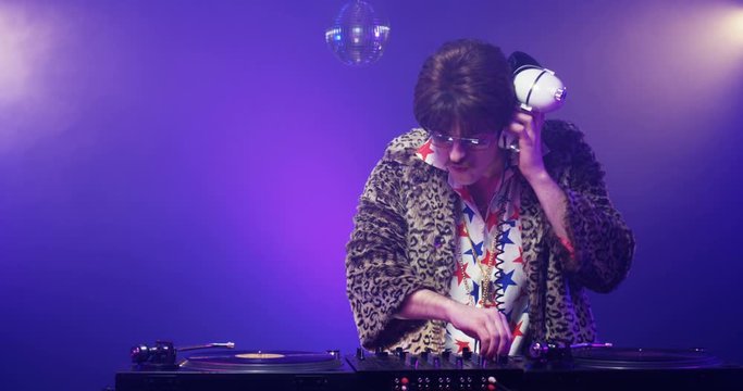 Retro Dj Images – Browse 198,109 Stock Photos, Vectors, and Video ...