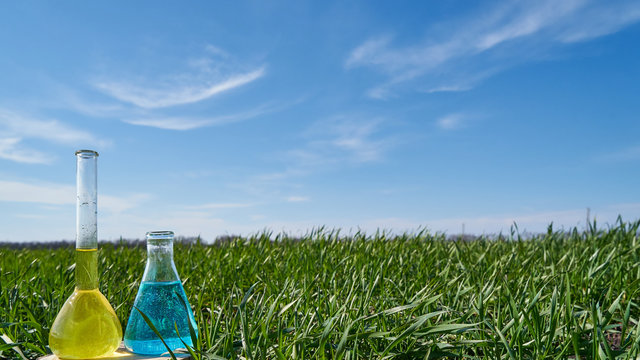Agrochemistry bilder – Bläddra bland 976 stockfoton, vektorer och ...