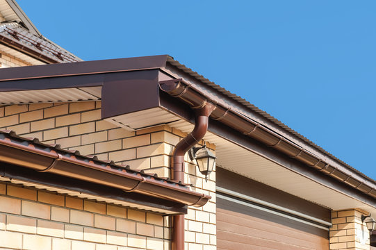 "Roof Gutter" Images – Parcourir 1,593 le catalogue de photos, vecteurs ...