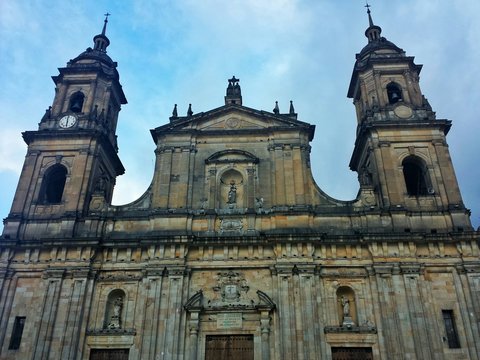 Primatial Bilder – Durchsuchen 461 Archivfotos, Vektorgrafiken und ...