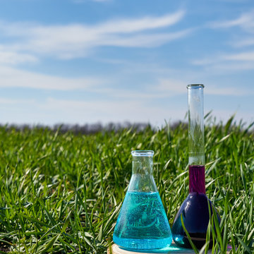 Agrochemistry bilder – Bläddra bland 976 stockfoton, vektorer och ...