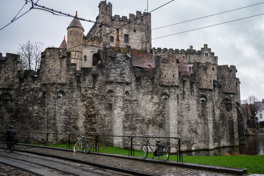 Gravensteen bilder – Bläddra bland 1,519 stockfoton, vektorer och ...