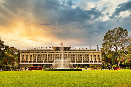 รูปภาพT-String – เลือกดูภาพถ่ายสต็อก เวกเตอร์ และวิดีโอ65,138 | Adobe Stock