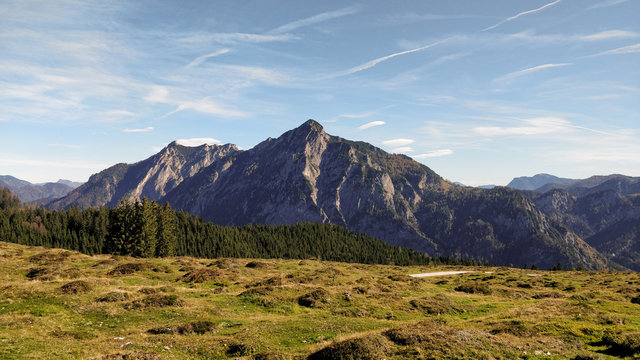 Berglandschft Bilder – Durchsuchen 214 Archivfotos, Vektorgrafiken und ...