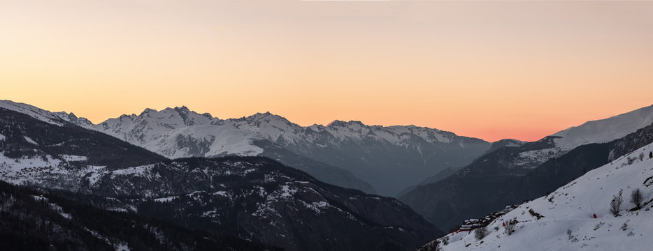 Valloire bilder – Bläddra bland 1,245 stockfoton, vektorer och videor ...