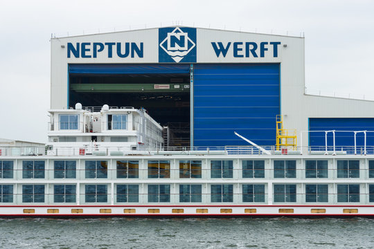 Logotipo De Neptun Werft Meyer Neptun