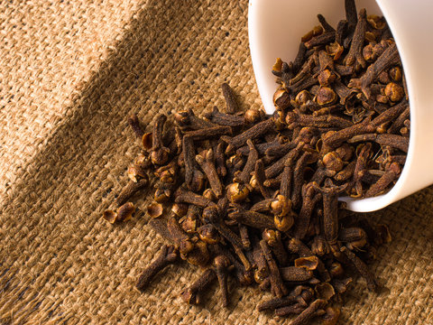 「Laung」の写真素材 | 633件の無料イラスト画像 | Adobe Stock