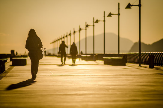 Weggehen Bilder – Durchsuchen 686,748 Archivfotos, Vektorgrafiken und ...