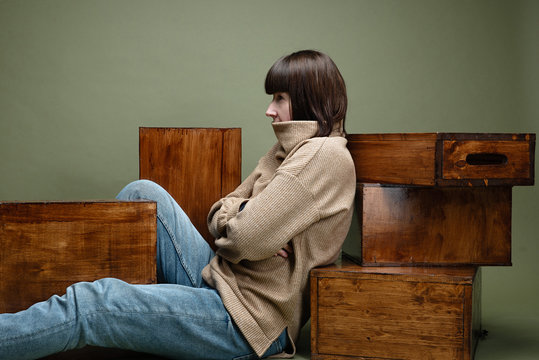 "Leaning Over"-Bilder: Stock-Fotos & -Videos. | Adobe Stock