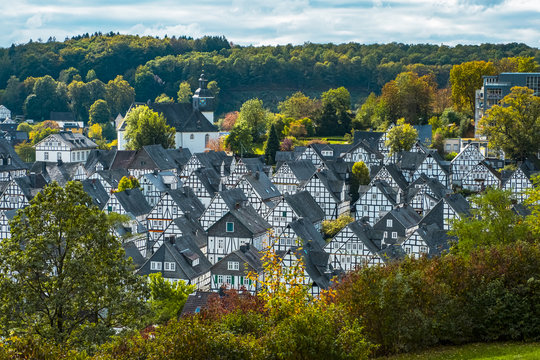 รูปภาพFreudenberg – เลือกดูภาพถ่ายสต็อก เวกเตอร์ และวิดีโอ940 | Adobe Stock