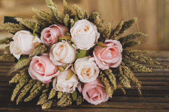 Rosenbouquet Bilder – Durchsuchen 1,369,471 Archivfotos, Vektorgrafiken ...