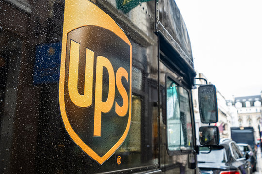 Ups bilder – Bläddra bland 47,650 stockfoton, vektorer och videor ...