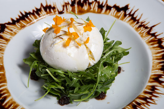 Buratta Bilder – Durchsuchen 1,525 Archivfotos, Vektorgrafiken und ...