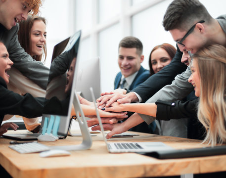 รูปภาพ"Hand Stack" – เลือกดูภาพถ่ายสต็อก เวกเตอร์ และวิดีโอ352 | Adobe ...