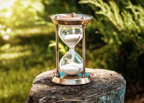 Free Hourglass Images – Browse 700 Free Stock Photos, Vectors, and ...