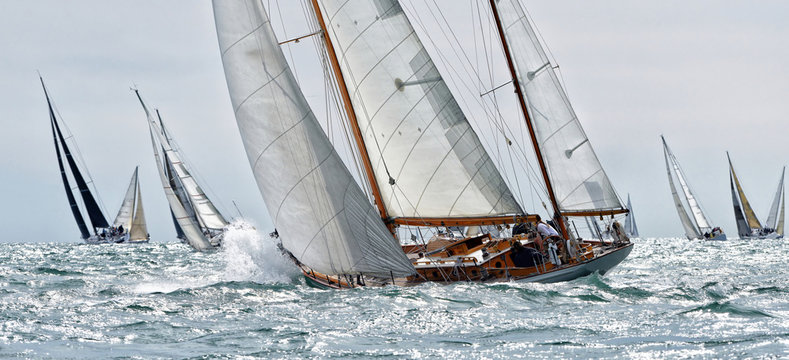 Segelfartyg bilder – Bläddra bland 150,310 stockfoton, vektorer och ...