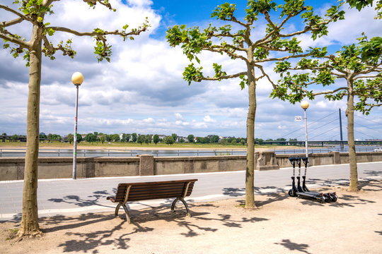 Wasserpegel bilder – Bläddra bland 631 stockfoton, vektorer och videor ...