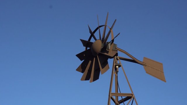 "Rusty Windmill" 影像 – 瀏覽 5 個素材庫相片、向量圖和影片 | Adobe Stock