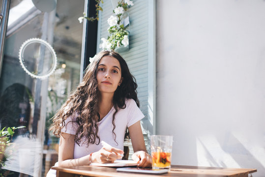 Refreshness Bilder – Durchsuchen 2,851 Archivfotos, Vektorgrafiken und ...