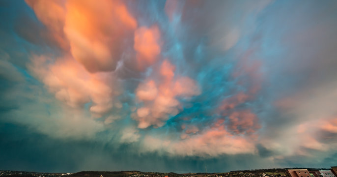 รูปภาพThundercloud – เลือกดูภาพถ่ายสต็อก เวกเตอร์ และวิดีโอ124,520 ...