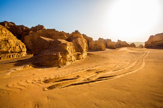 รูปภาพYardang – เลือกดูภาพถ่ายสต็อก เวกเตอร์ และวิดีโอ980 | Adobe Stock