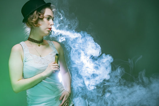 「Esmoke」の画像 - 1,063 件の Stock 写真、ベクターおよびビデオ | Adobe Stock