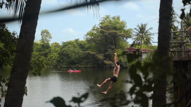 Obrázky Zip-Lining – procházejte fotografie, vektory a videa 12,085 ...