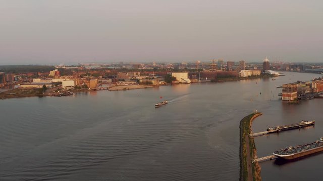 รูปภาพWerf – เลือกดูภาพถ่ายสต็อก เวกเตอร์ และวิดีโอ213 | Adobe Stock