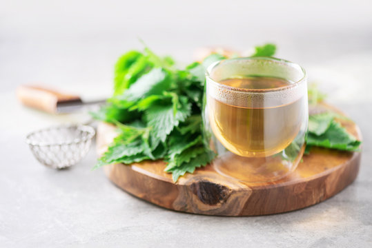 Brennesseltee Bilder – Durchsuchen 2,675 Archivfotos, Vektorgrafiken ...