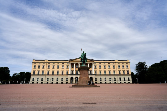 Slottet bilder – Bläddra bland 697 stockfoton, vektorer och videor ...