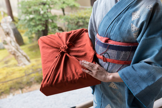 รูปภาพParceling – เลือกดูภาพถ่ายสต็อก เวกเตอร์ และวิดีโอ1,961,597 ...