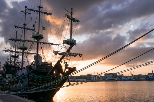 "Statek Piracki" Imagens – Procure 74 fotos, vetores e vídeos | Adobe Stock
