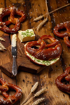 Butterbrezel bilder – Bläddra bland 77 stockfoton, vektorer och videor ...
