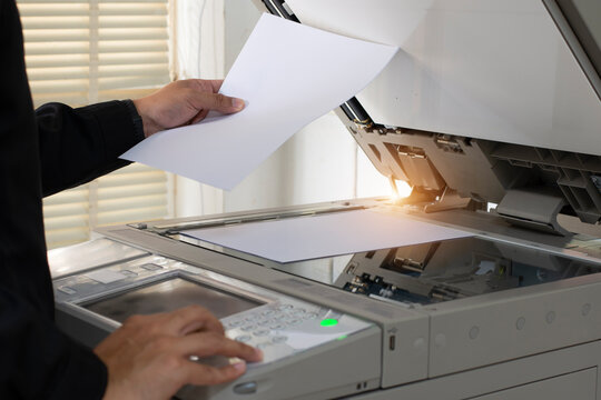 Gelddrucker-Bilder: Stock-Fotos & -Videos. | Adobe Stock