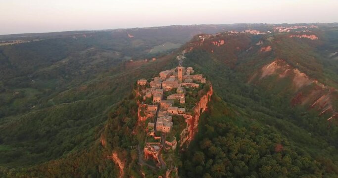 "Civita Di Bagnoregio" Images – Browse 3,836 Stock Photos, Vectors, and ...