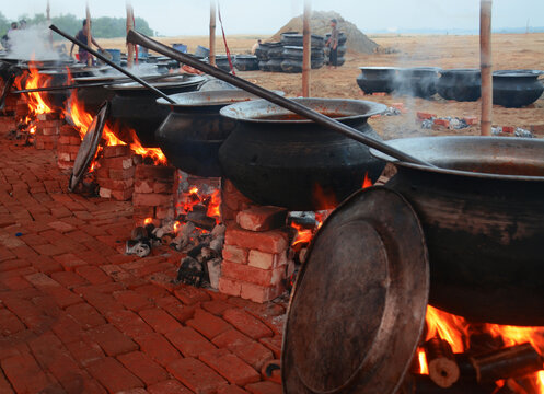 Mezbani Images – Browse 11 Stock Photos, Vectors, and Video | Adobe Stock